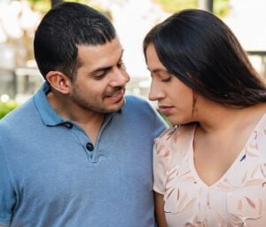 Identifying 20 Signs of an Untrustworthy Partner: Love’s Red Flags ...